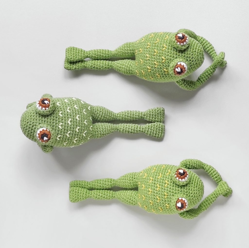 Frog and Mosquito crochet pattern – creation story – Planet Piu