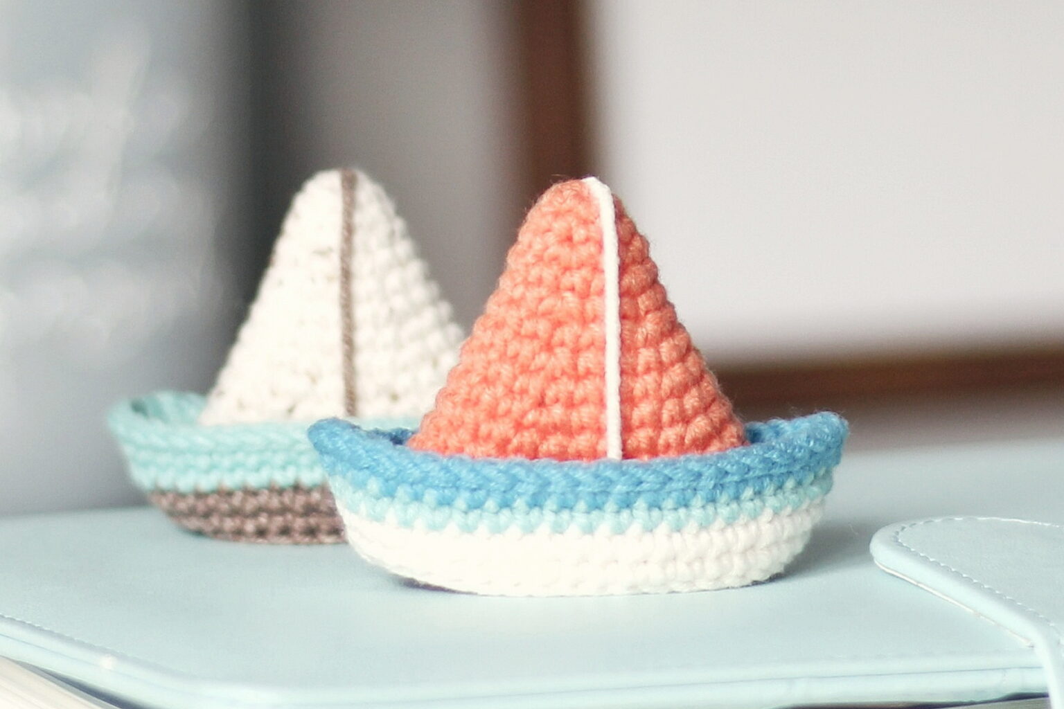 Free No-Sew crochet pattern “Boat & Sailboat” – Planet Piu