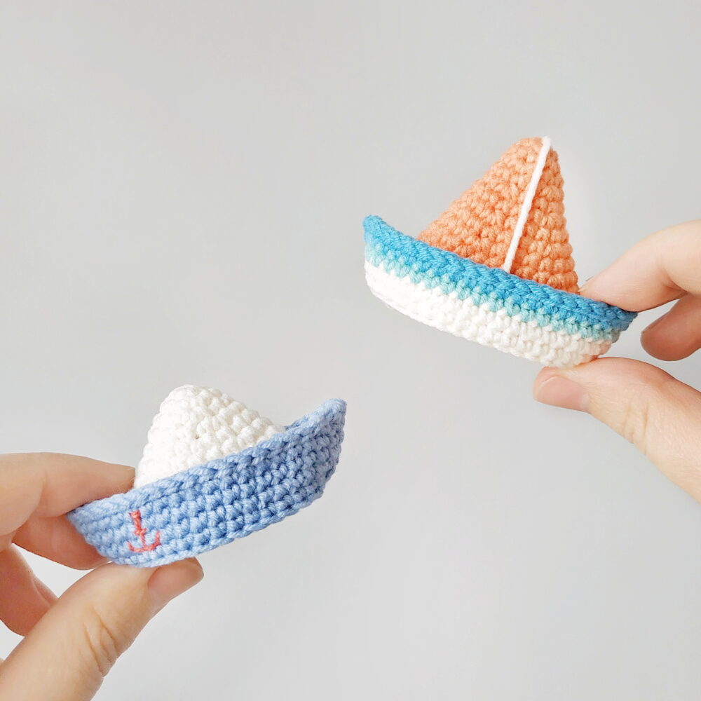 Free No-Sew crochet pattern “Boat & Sailboat” – Planet Piu